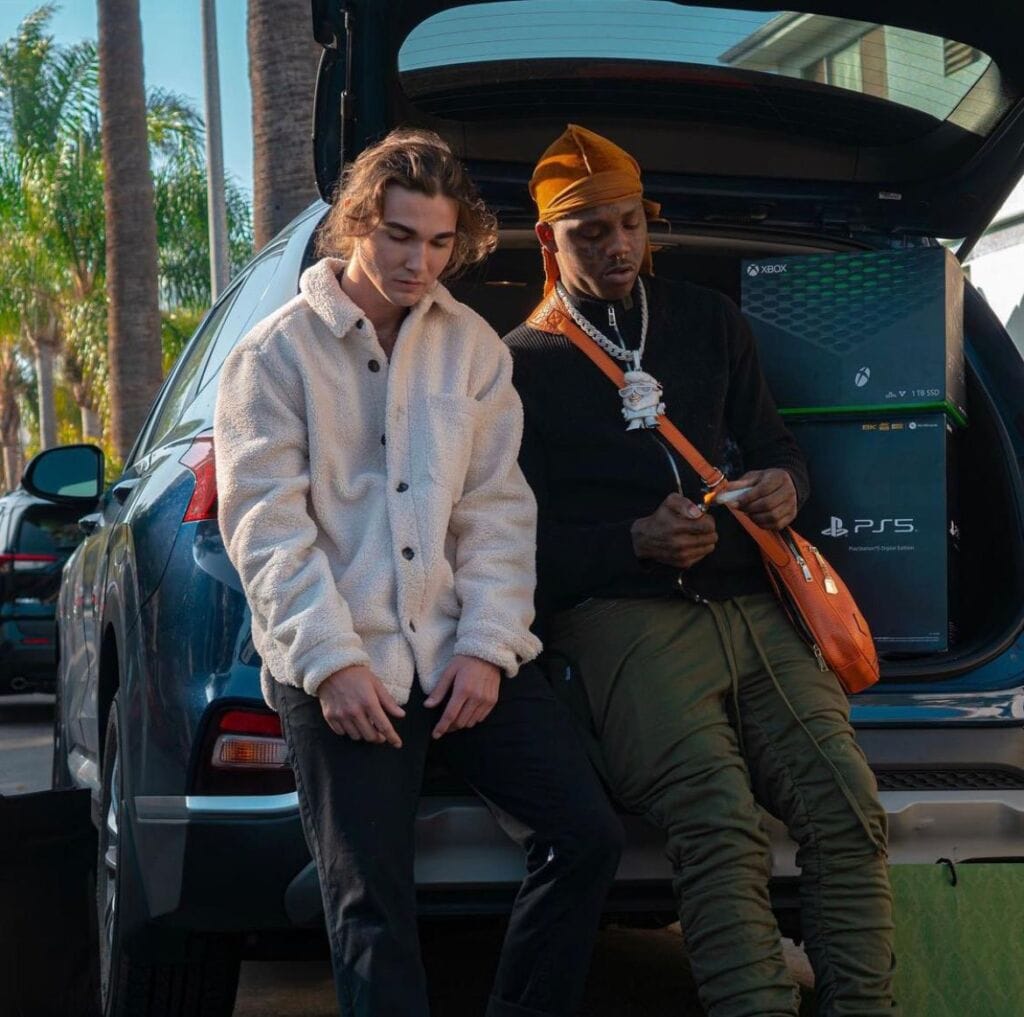 Famous Dex Artist | 10,000,000+ Followers Across all Platforms - Brandosaur